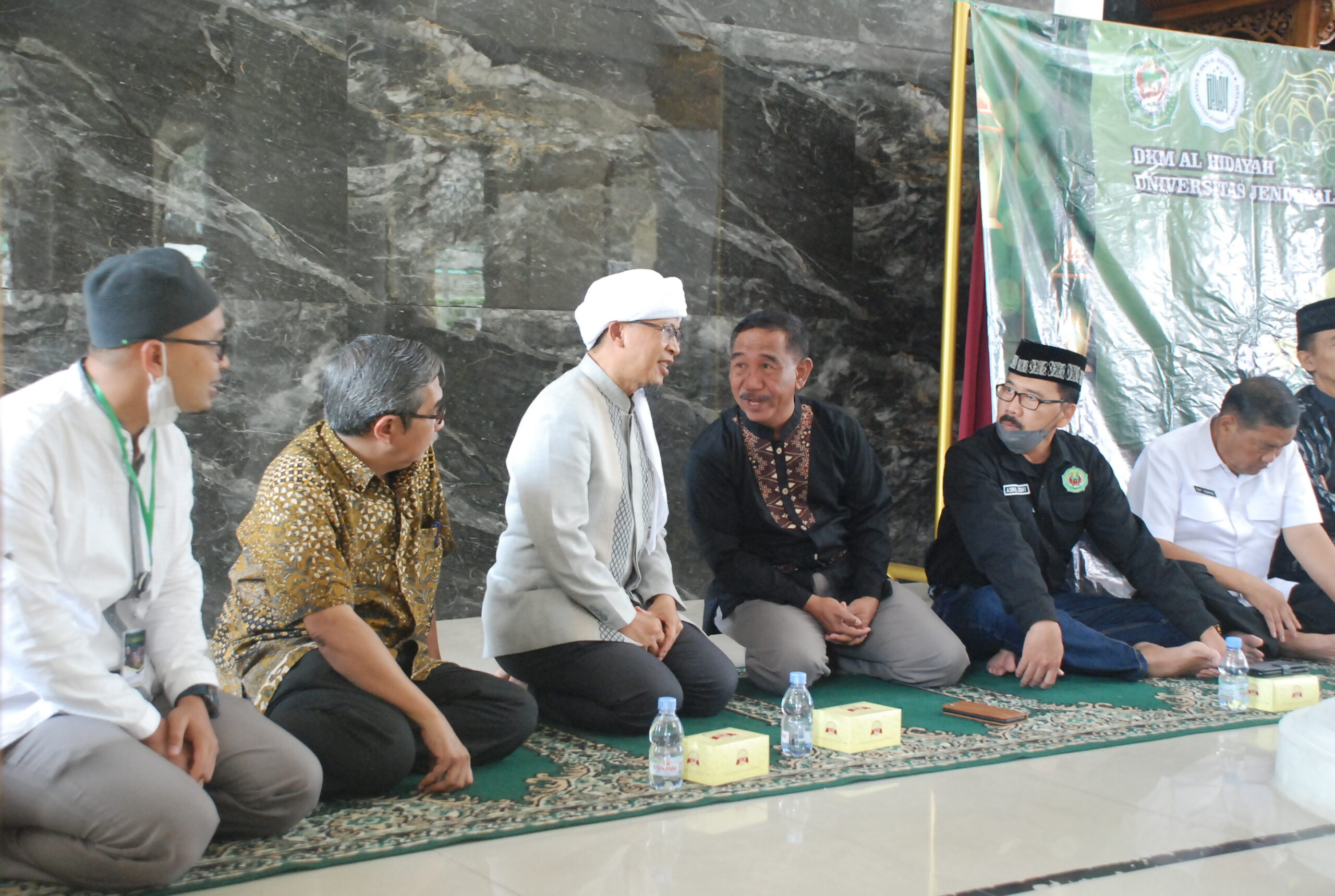 Metamorposis Bersama K.H. Abdullah Gymnastiar - Universitas Jenderal ... Metamorposis Bersama K.H. Abdullah Gymnastiar - Universitas Jenderal ...