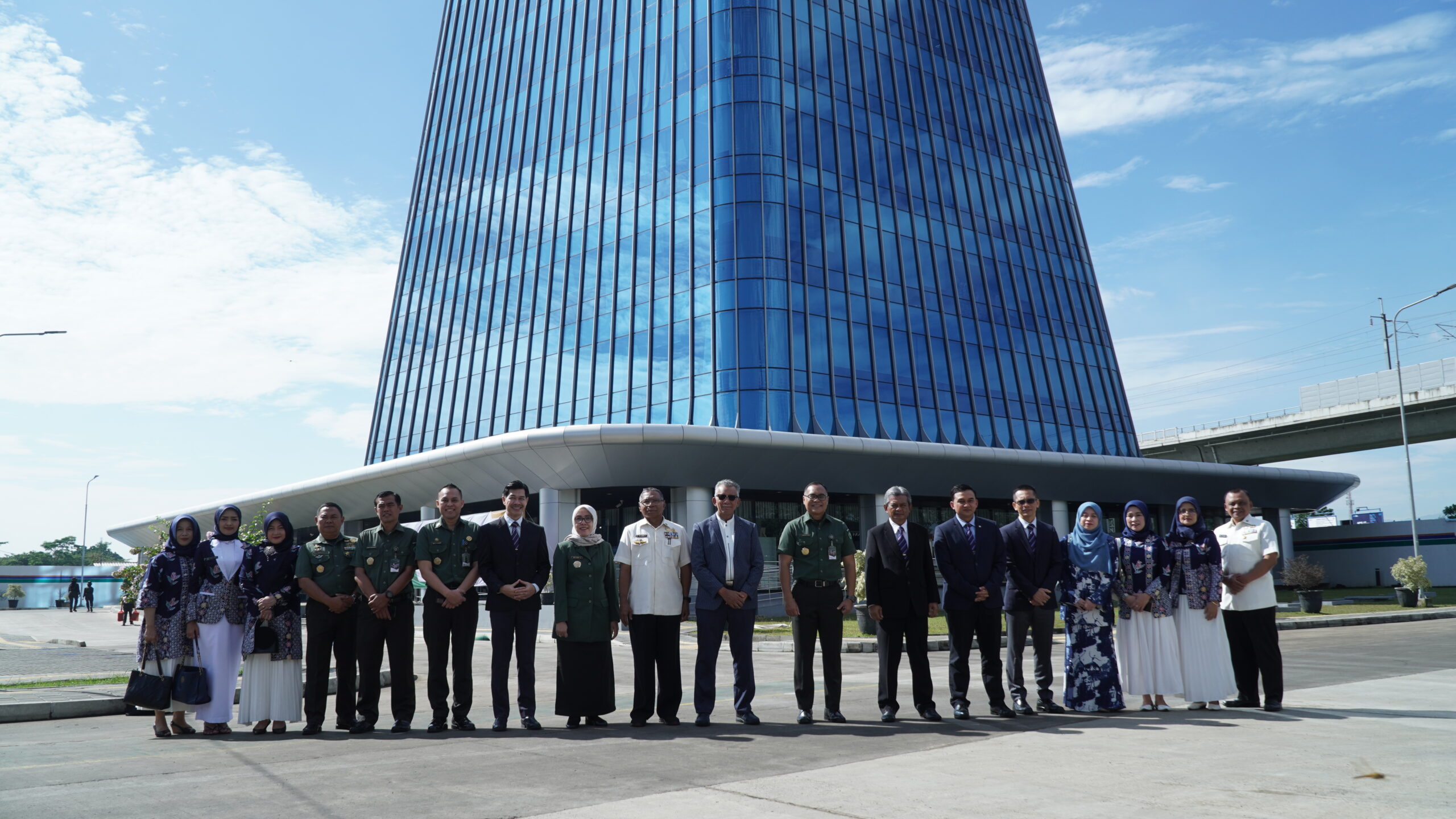 Tingkatkan Hubungan Luar Negeri, Universitas Jenderal Achmad Yani ...