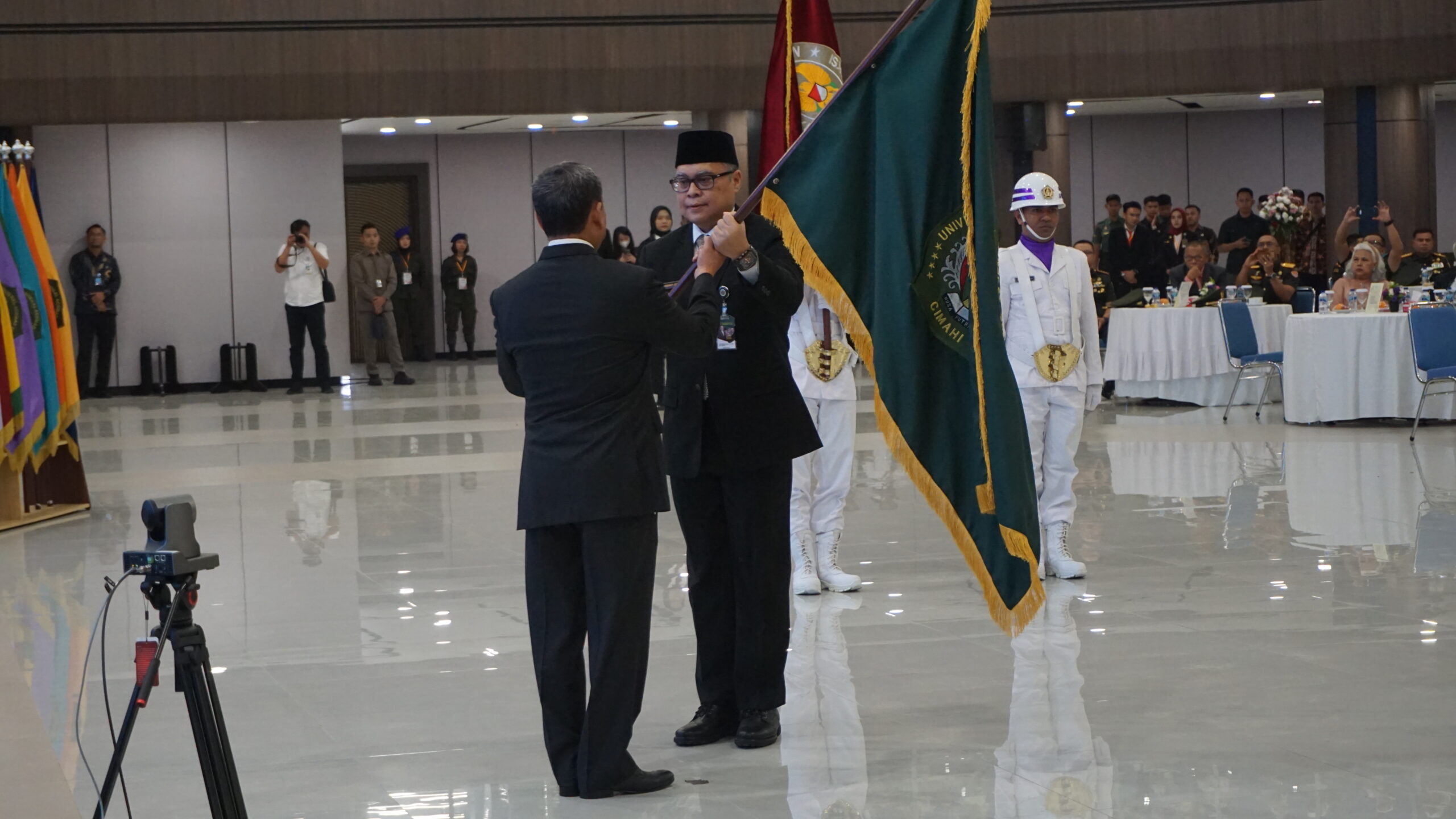 Prof. Dr. Agus Subagyo, S.IP., M.Si. Resmi Pimpin Universitas Jenderal ...