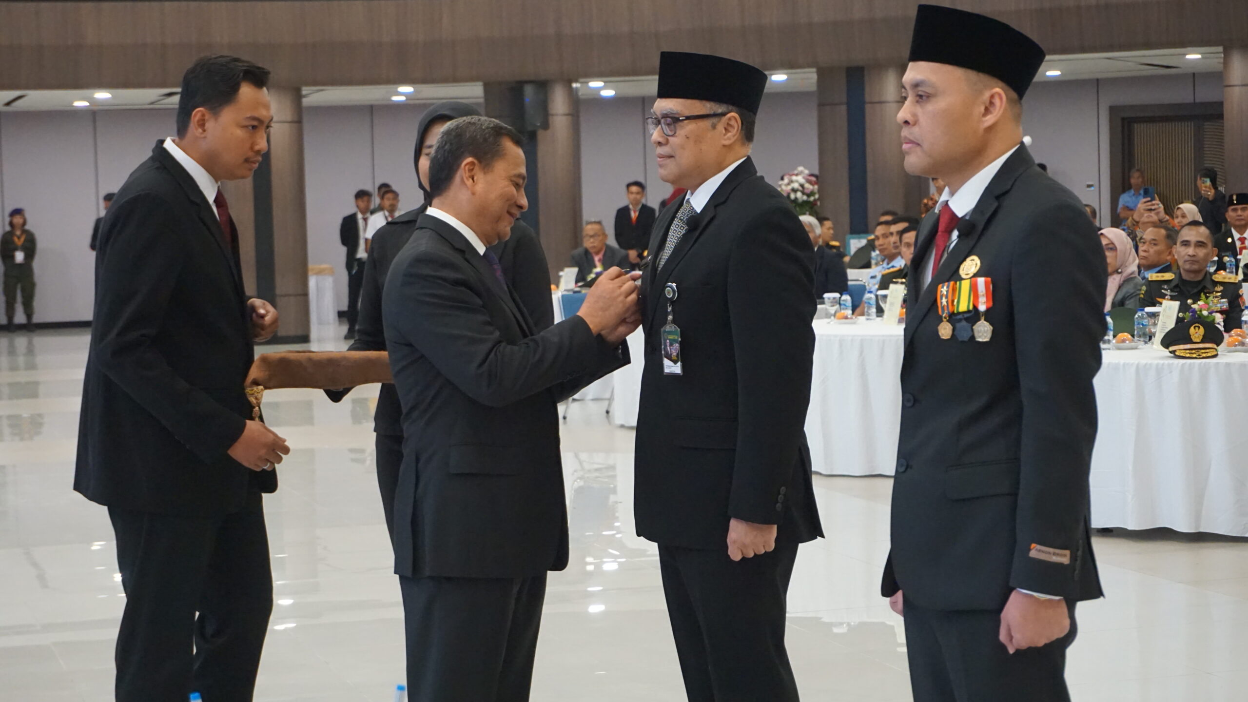 Prof. Dr. Agus Subagyo, S.IP., M.Si. Resmi Pimpin Universitas Jenderal ...